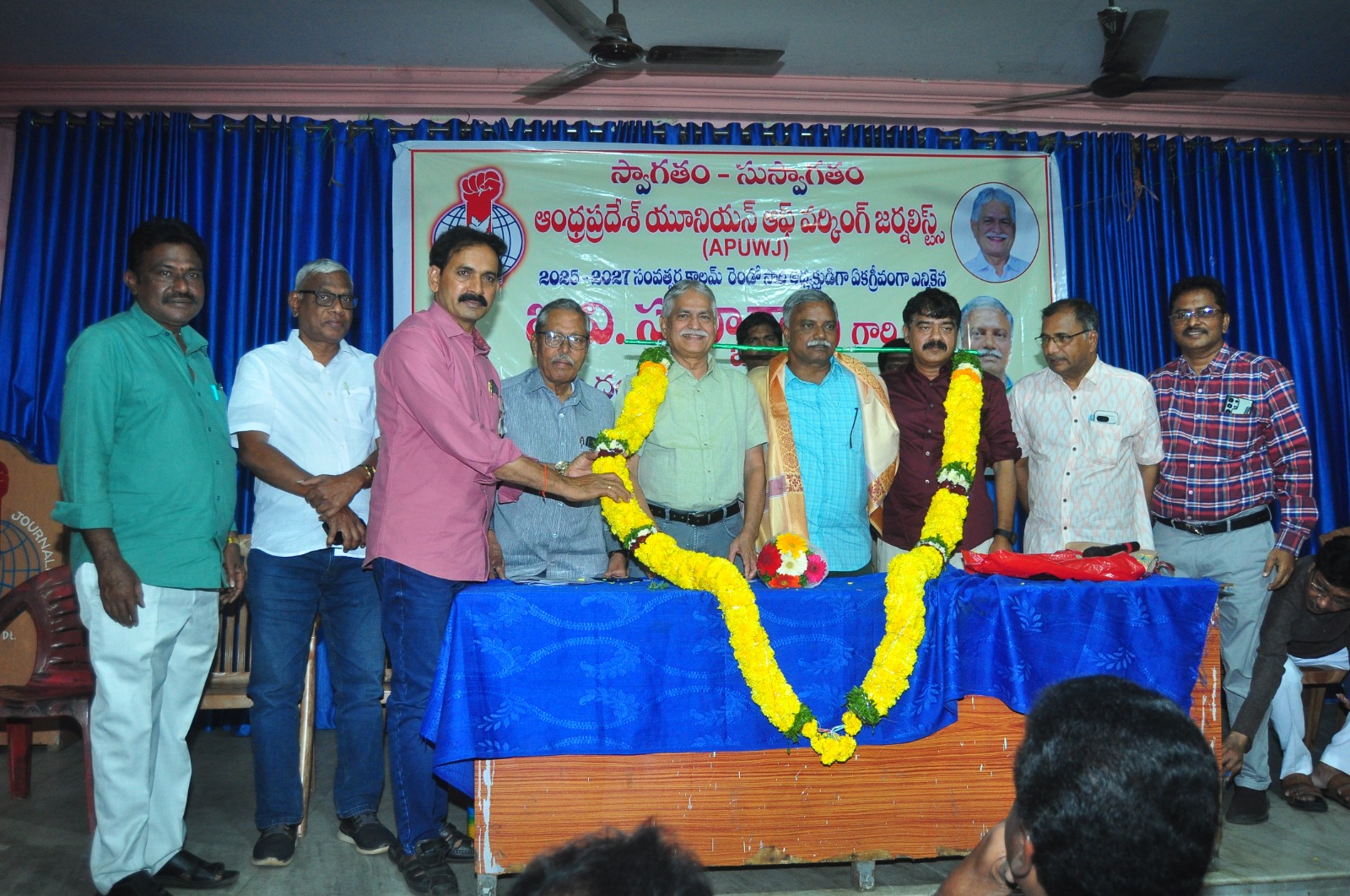 జర్నలిస్టు వ్యతిరేక విధానాలపై పోరాడాలి: ఐజేయూ అధ్యక్షుడు కే.శ్రీనివాస్ ...